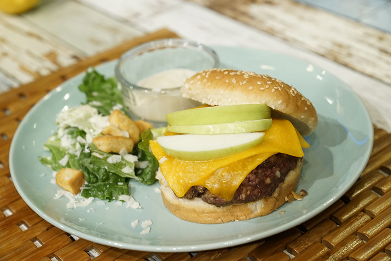 Julie Munch’s Green Apple Aioli Burger | Live with Kelly and Mark